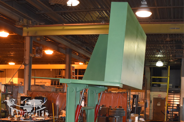 Custom Box Dumper #33042 - Wide Bucket - Loading Platform | Lange Lift