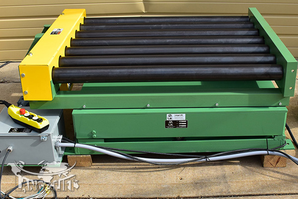 Custom Scissor Lift #33924-26 - Powered Roller Conveyor | Lange Lift