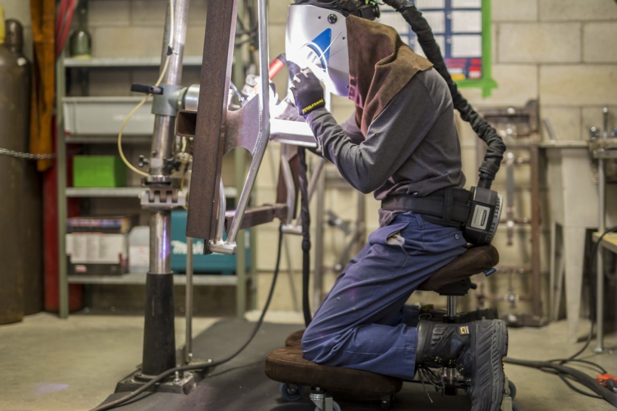 Boost Welding Productivity with An Ergonomic Workstation | Lange Lift Boost Welding Productivity with An Ergonomic Workstation | Lange Lift