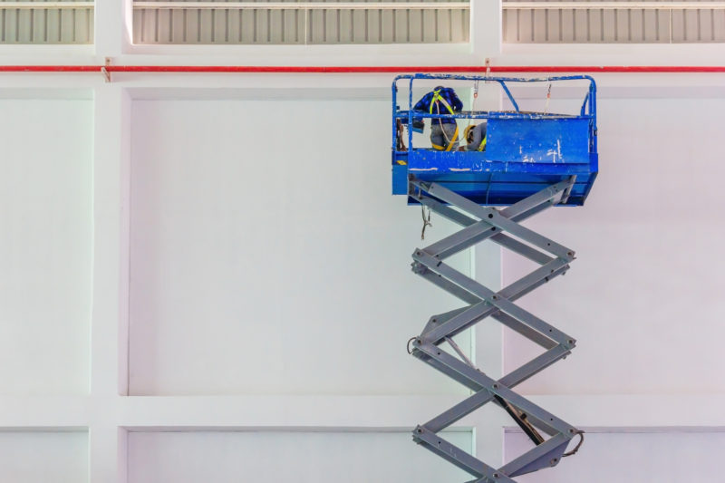 how-to-operate-a-scissor-lift-safely-a-beginners-guide-lange-lift