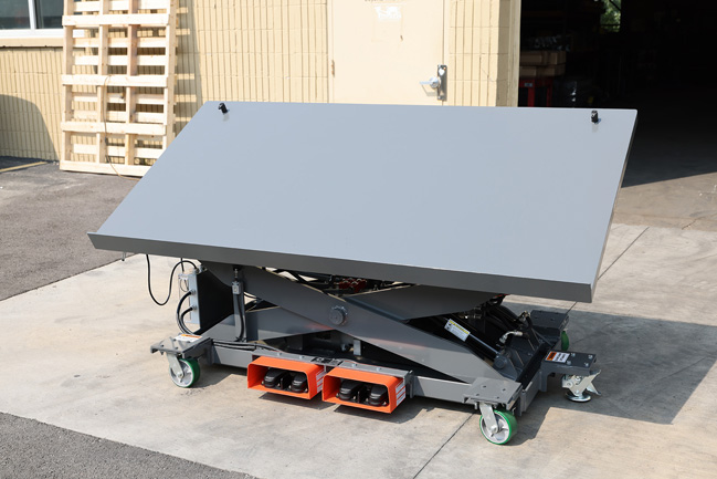 Custom Hydraulic Tilting Scissor Lift for Aerospace | Lange Lift