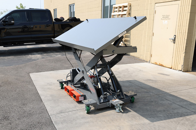 Custom Hydraulic Tilting Scissor Lift for Aerospace | Lange Lift