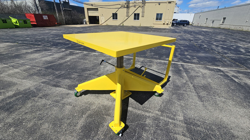 Hydraulic Lift Table for Semiconductor Industry Serial #40219-21